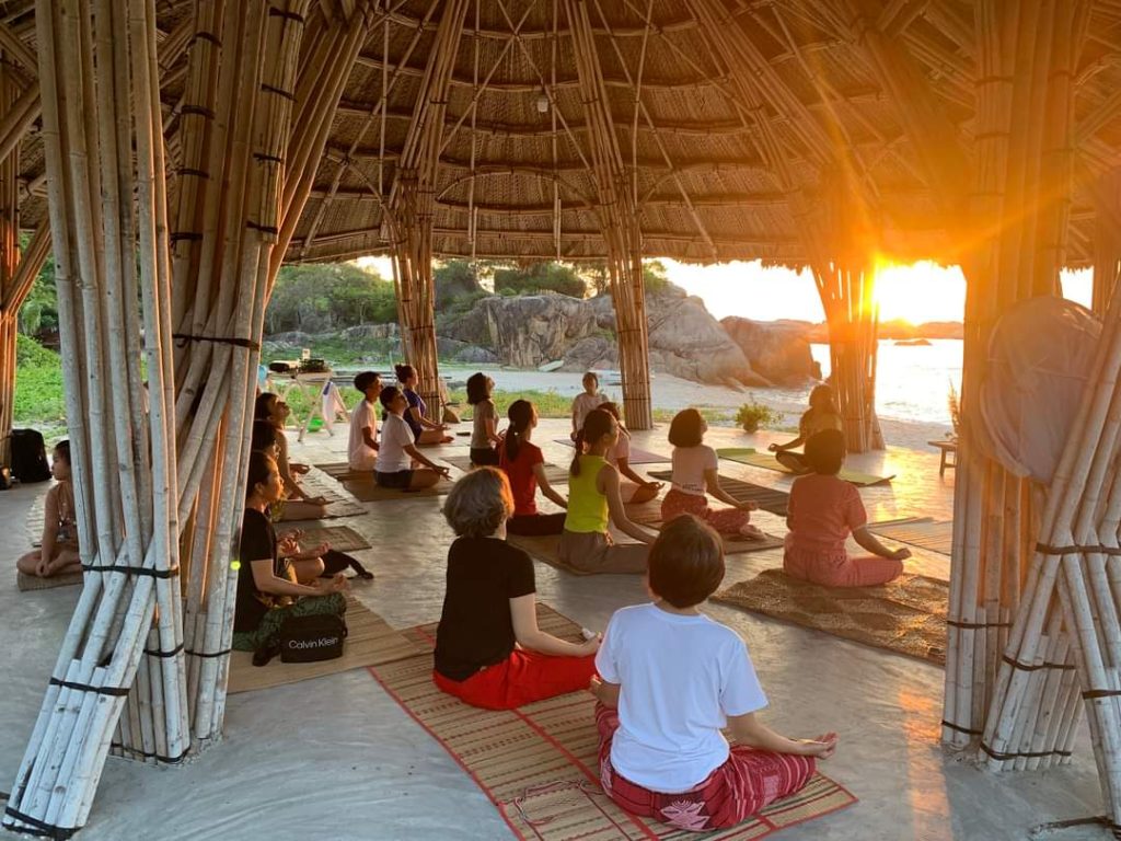 Asana Trong Yoga Là Gì? Có Bao Nhiêu Loại Asana? - Gobinde – Yoga Thở ...